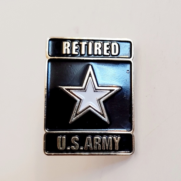 U.S. Army | Jewelry | Retired Us Army Pin | Poshmark
